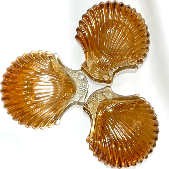 Unbranded | Dining | Vintage Iridescent Marigold Carnival Glass Clam ...